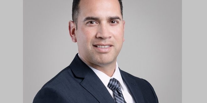 Un nativo de Seeley se ha convertido en el primer decano asociado de ...